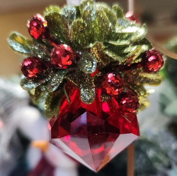 GANZ | Holiday | Ganz Krystal Kiss Ball Ornament | Poshmark